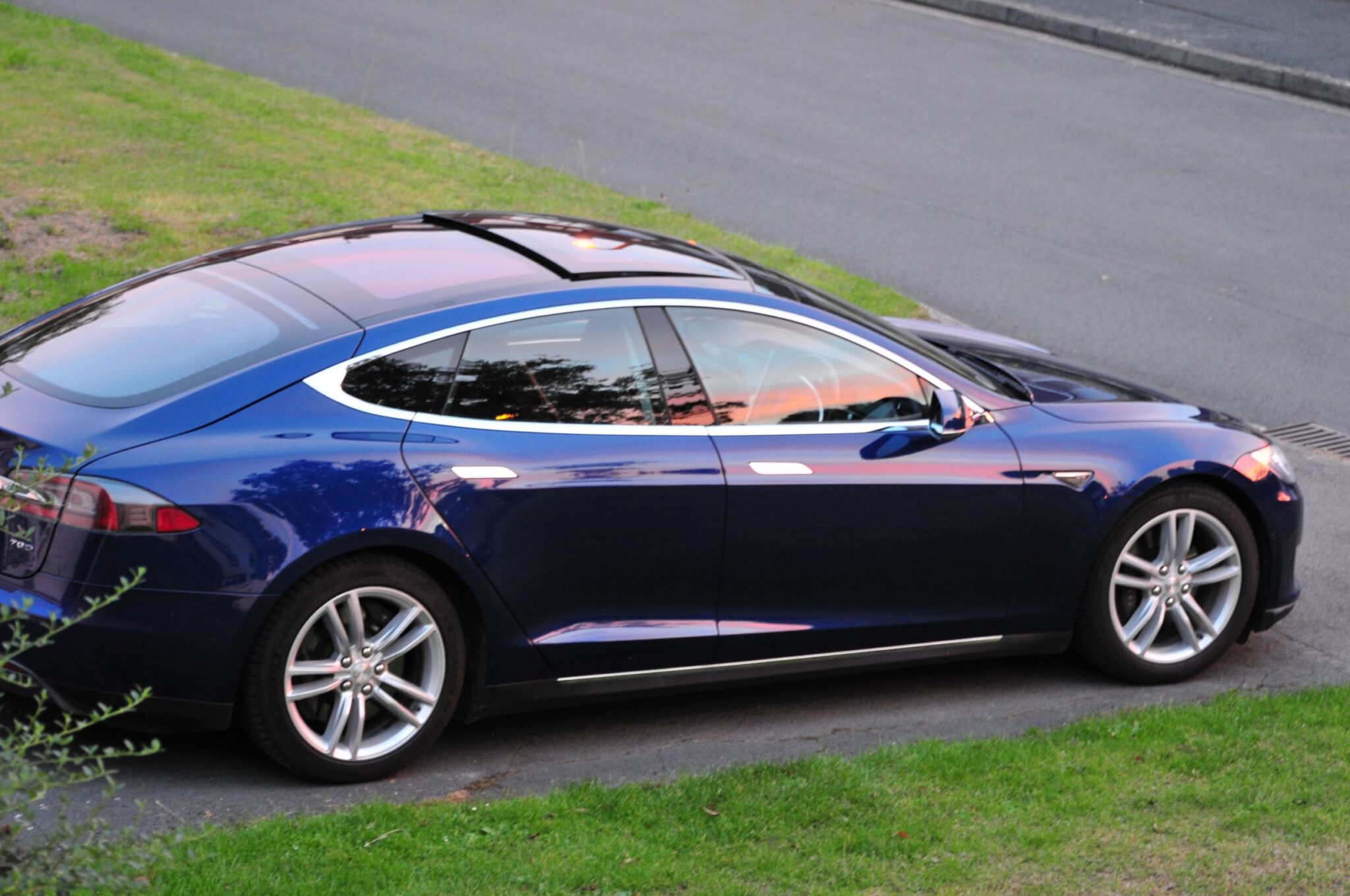 Tesla Model S 2015, Simon - EV Owner Review - Electric Road