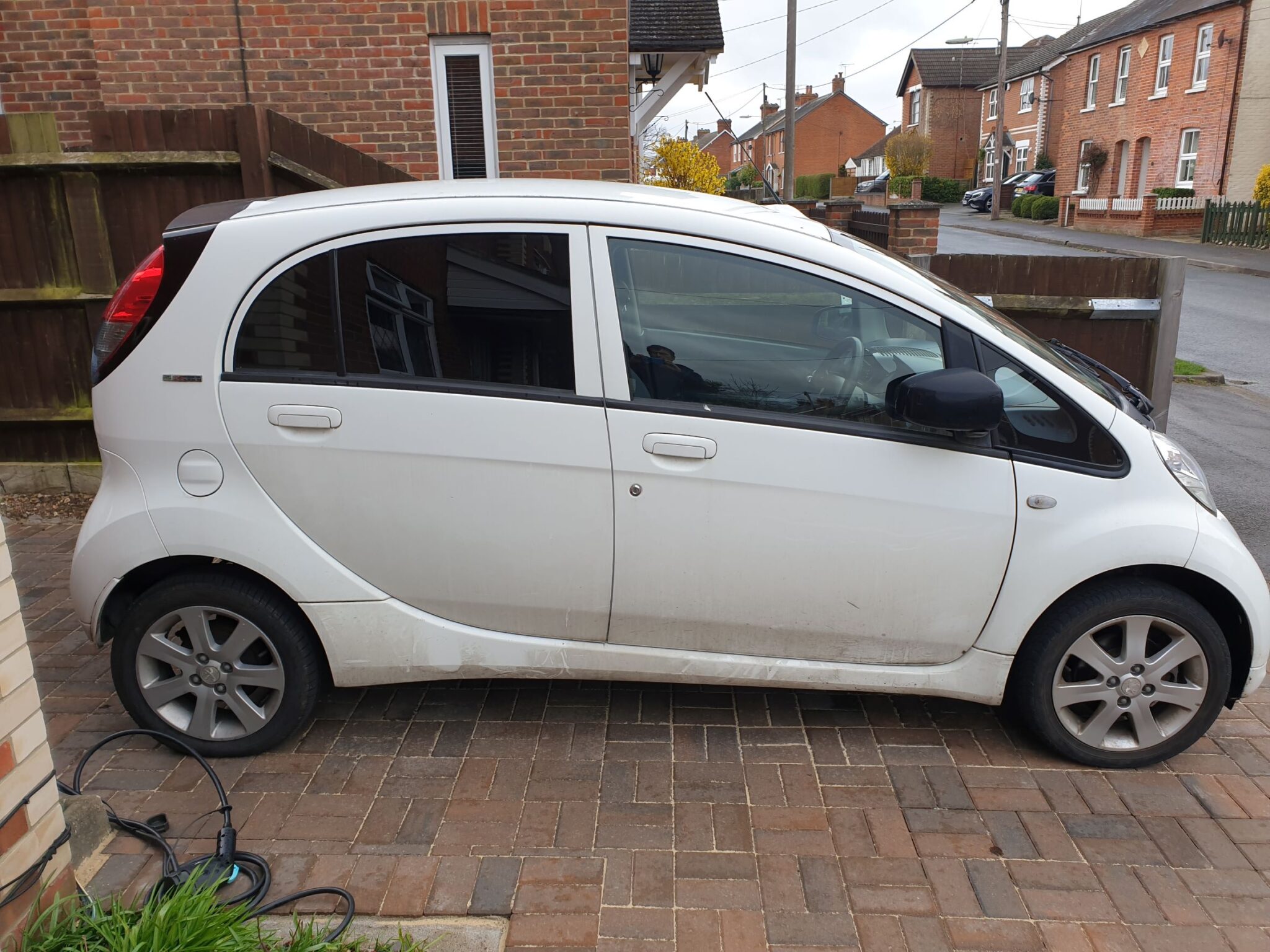Peugeot iOn 2012, Simon - EV Owner Review - Electric Road