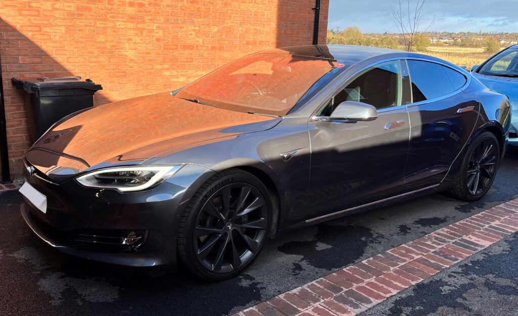 Tesla Model S 90D 2017, Miles - EV Owner Review - Electric Road