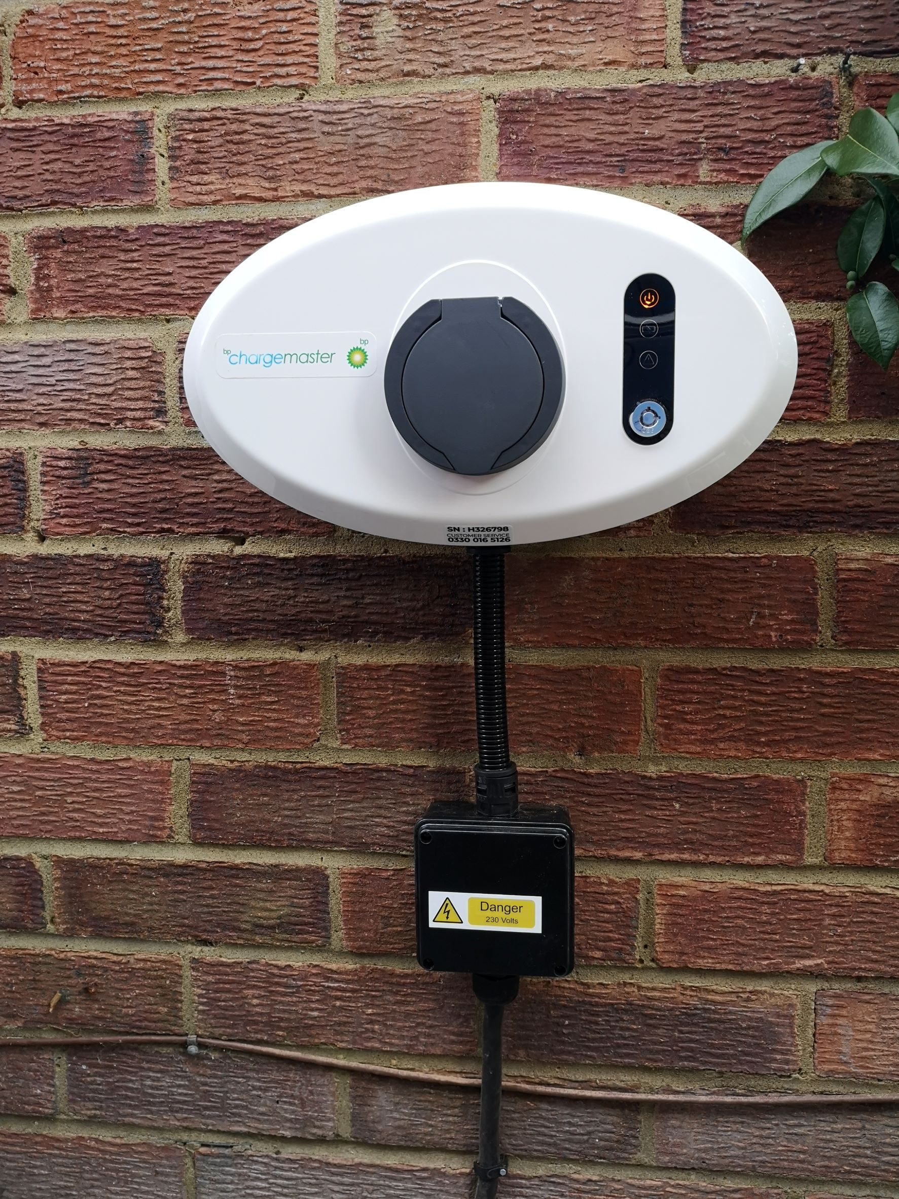 MINI Electric Level 2 2020, Linda - EV Owner Review - Electric Road