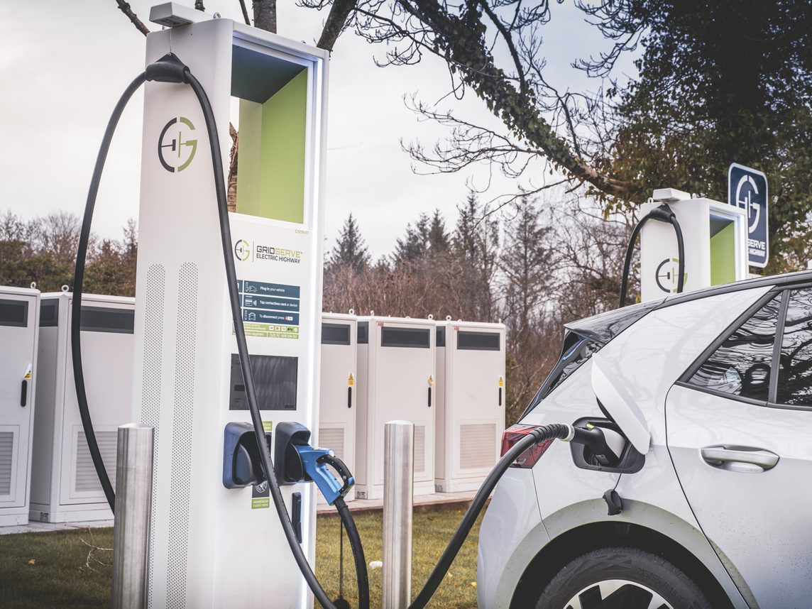 GRIDSERVE and Moto open first high-powered EV charging hub in Wales with 6 x 350kW charge points ...