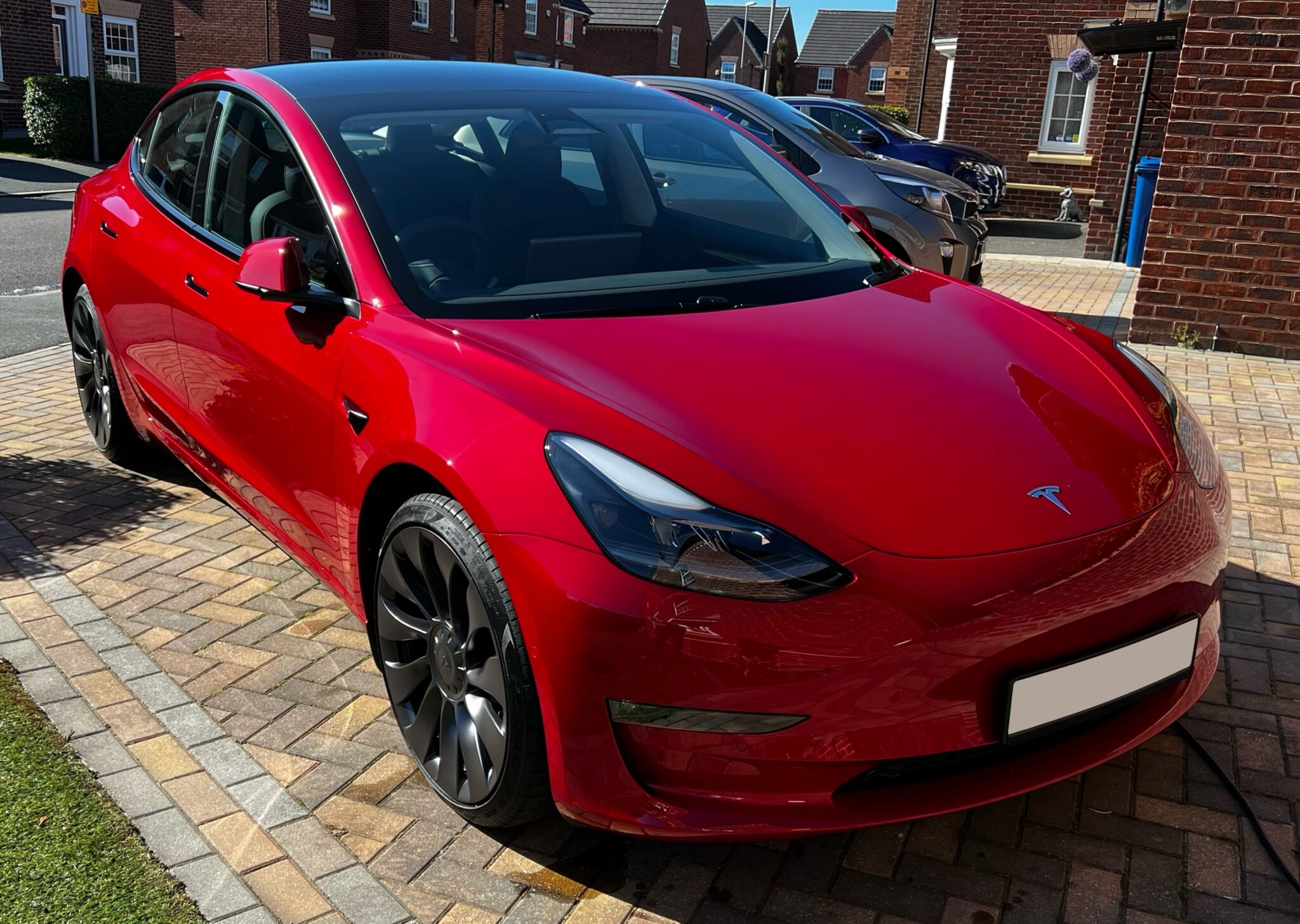 Tesla Model 3 electric car owner review - Electric Road