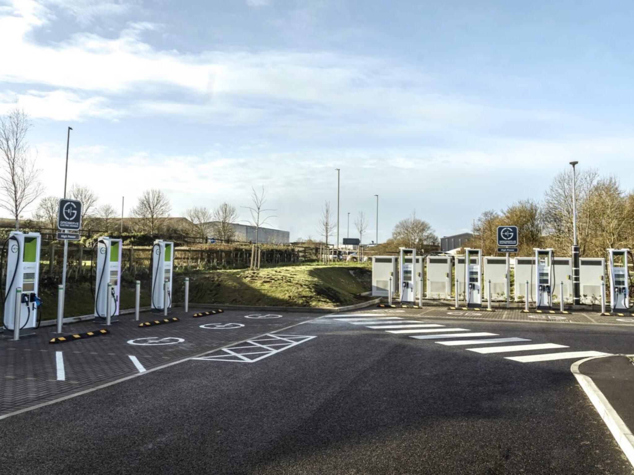 GRIDSERVE opens first electric superhub of 2023 at Solstice Park ...
