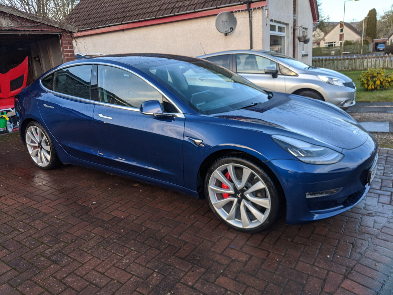 Tesla Model 3 2019 electric car owner review - Electric Road