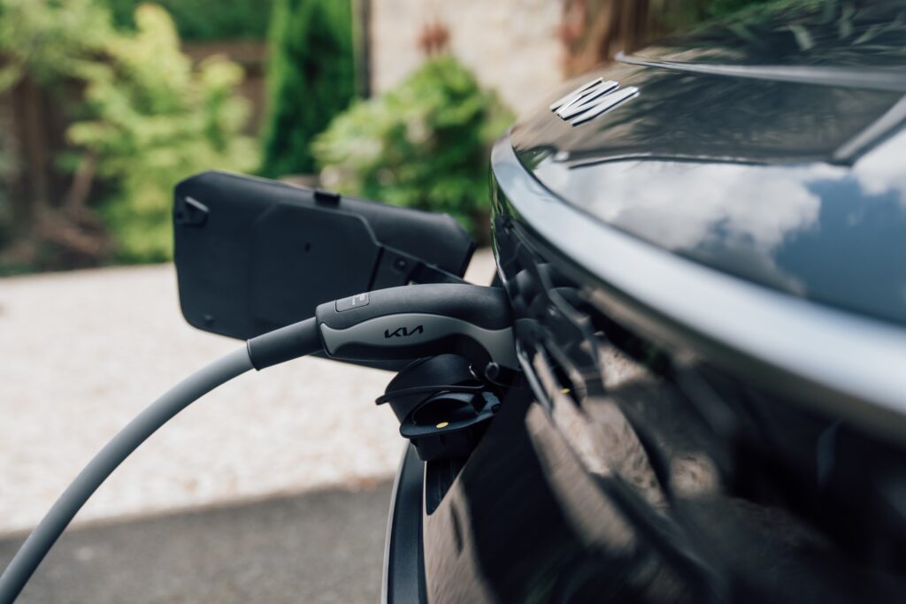 KIA Charge - 30,000 UK EV chargers now available - Electric Road