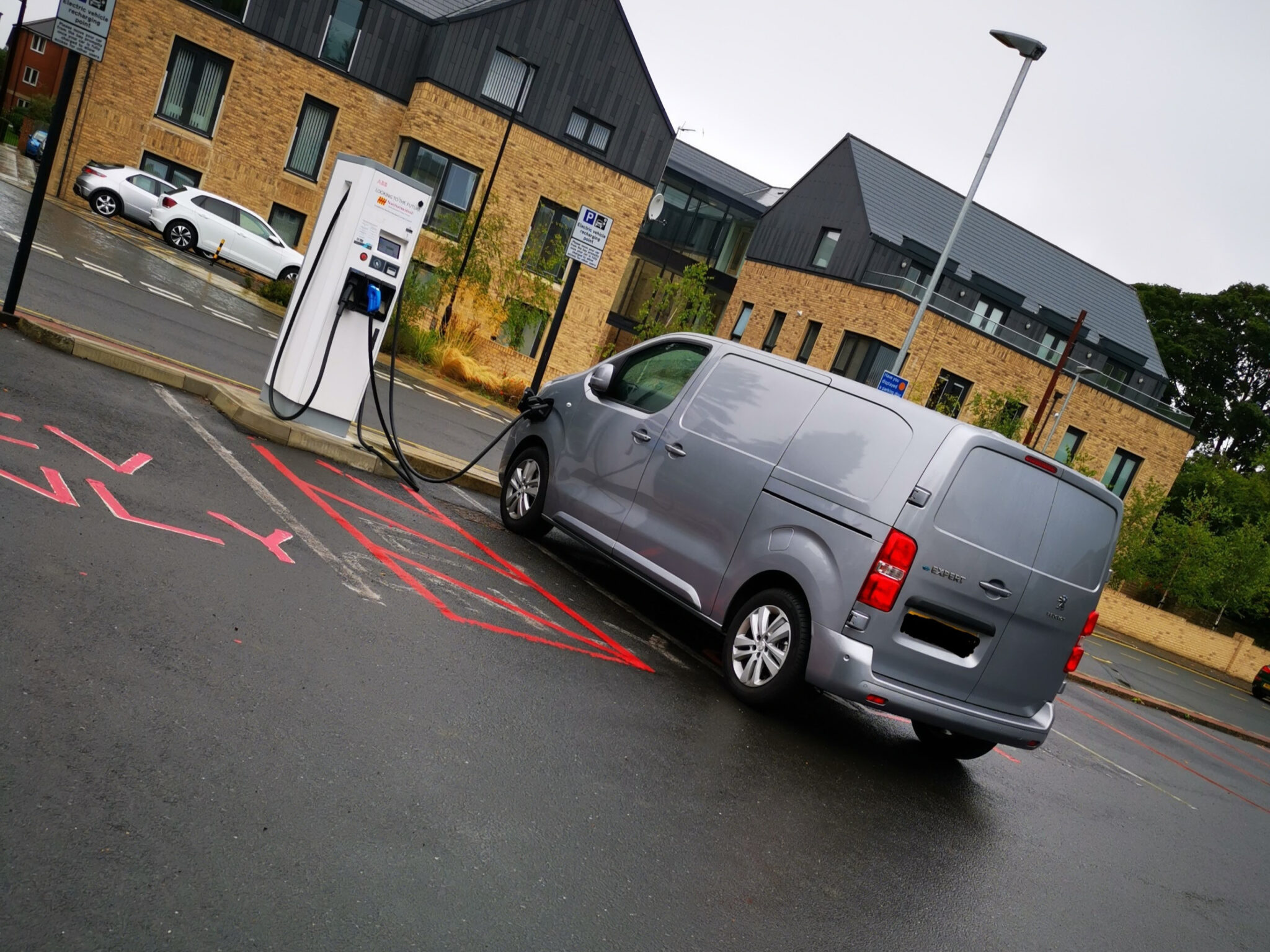 Peugeot e-EXPERT 2021 electric van owner review - Electric Road